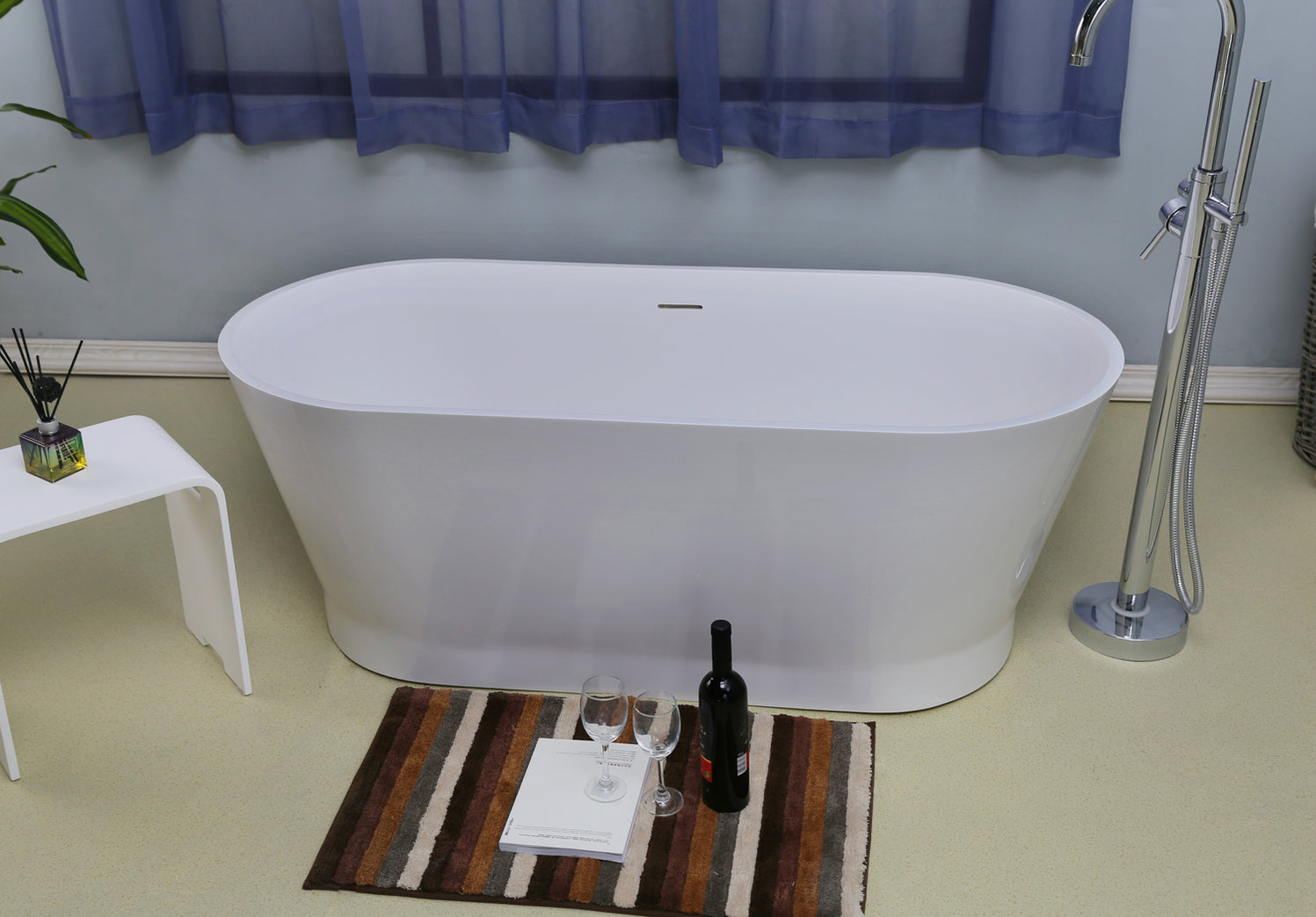 Orfeo 59" BARstone Freestanding Tub — Barclay Products Limited